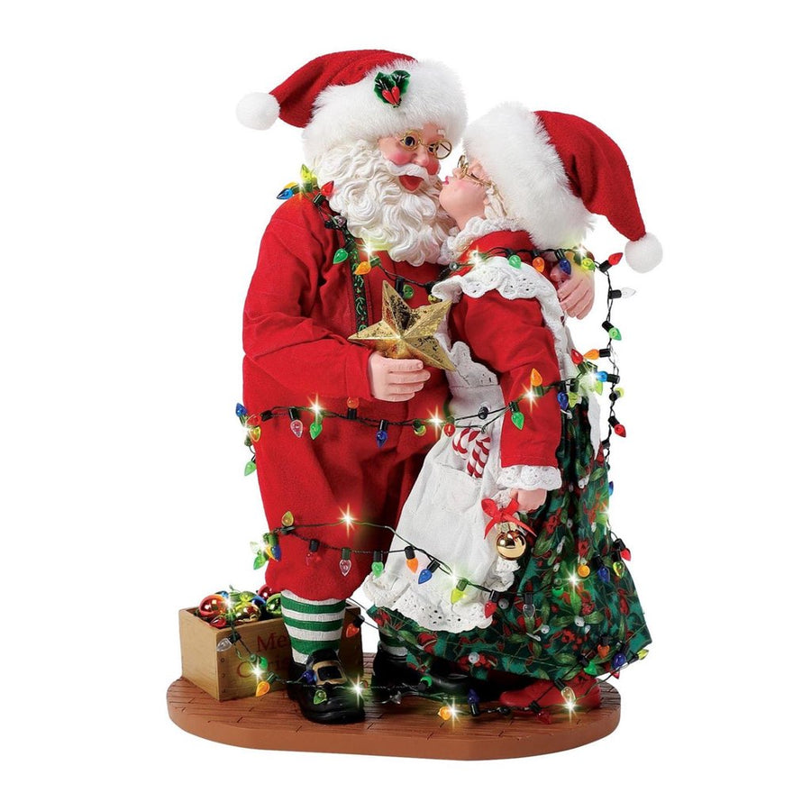 Possible Dreams Clothtique Santas